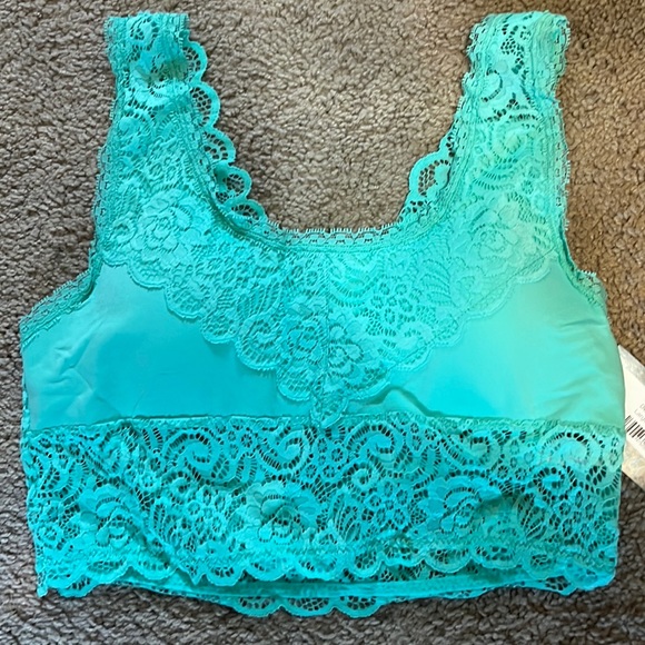 Zenana Outfitters | Intimates & Sleepwear | Zenana Lace Bralette | Poshmark